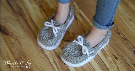 Women's Chunky Crochet Boat Slippers - Free Crochet Pattern - Whistle ...