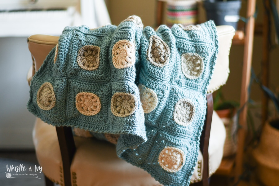 Sand Dollar Blanket- A summer crochet blanket pattern